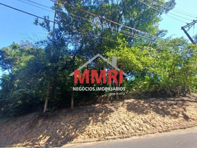Terreno no condomínio Quintas: 1.220m² de área. Aproveite já! ACEITA FINANCIAMENTO
