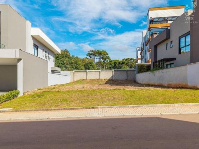 Terreno no Condomínio Rivelare Barigui, próximo ao Parque Barigui, Santo Inácio, Curitiba AGONLANÇ