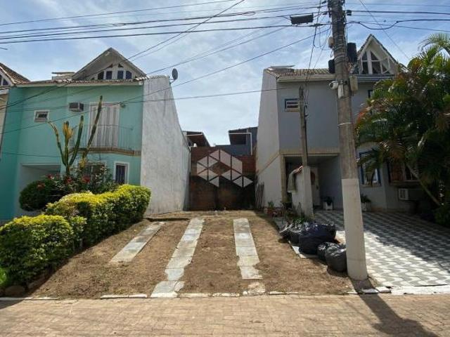 Terreno no Condomínio Vale das Acácias no bairro Guarujá, Zona Sul de Porto Alegre
