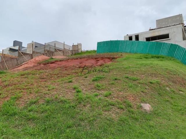 Terreno no Condomínio Vem Viver Jacareí / 307 m²/ Terreno de esquina / São José dos Campos