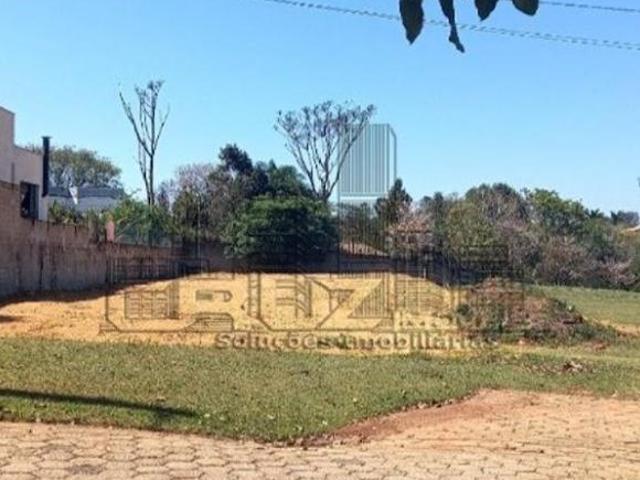 TERRENO NO CONDOMINIO VIVENDAS DO LAGO