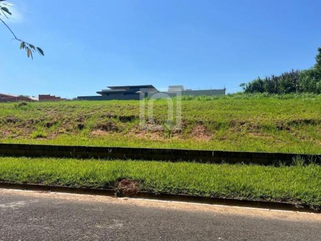 Terreno no condomínio Villa Toscana Votorantim