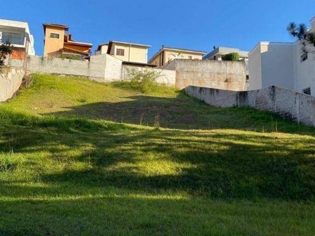 Terreno no condomínio Village Los Angeles com excelente topografia em condomínio com uma maravilhosa