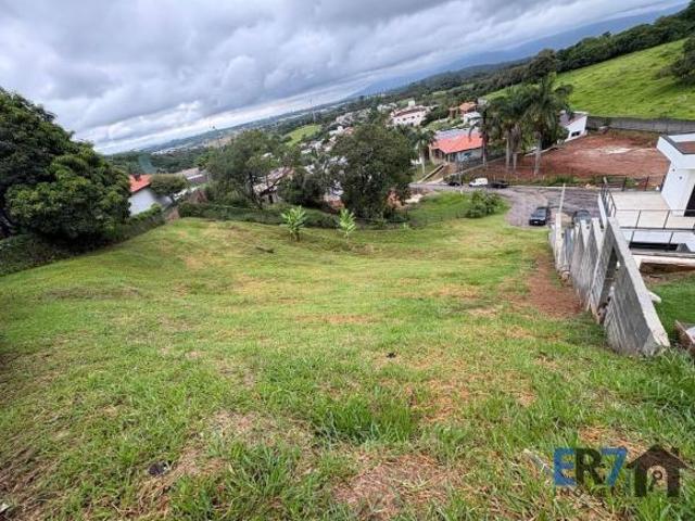 Terreno no Condomínio Village Morro Alto em Itupeva de 1093 m²