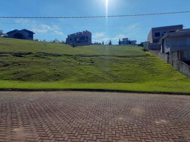 TERRENO NO CONDOMÍNIO VILLE DE FRANCE