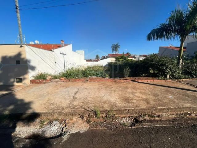 Terreno no Jardim Parati à venda