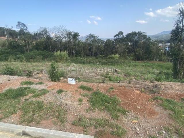 TERRENO NO LOTEAMENTO ESPERANTO GRAMADO RS