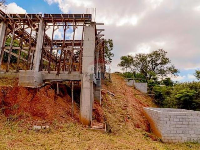 Terreno no Parque Arco Íris em Atibaia com 2.174 m², vista permanente para a Serra e projeto aprovad