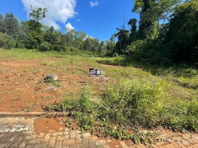 TERRENO NO PARQUE DAS BRISAS