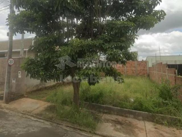 Terreno no Santa Regina com 200m²