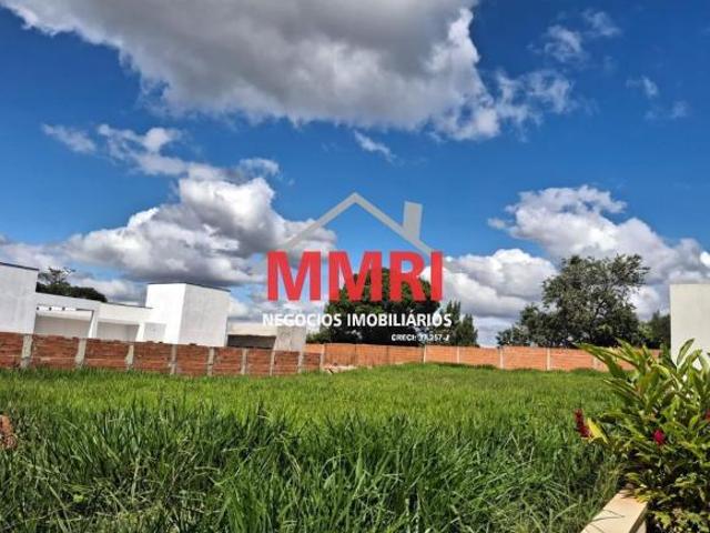 Terreno no Village Araçoiaba à Venda em Araçoiaba da Serra, com 805m²: CONFIRA!