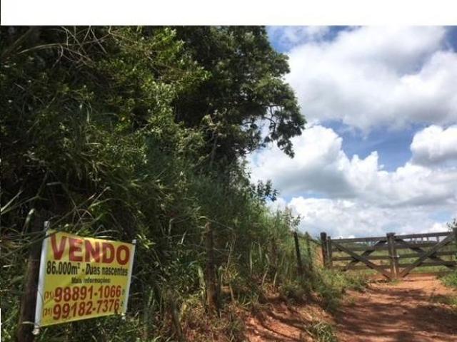 Terreno a 80km de Belo Horizonte Com Nascente