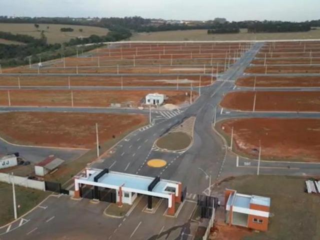 Terreno à venda, 150 m² por R$ 90.000,00 Condomínio Residencial Tivolli Itap