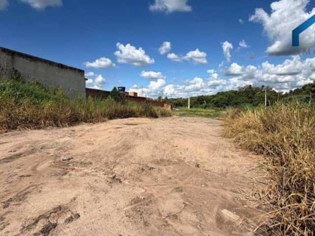 Terreno à venda, 180 m² por R$ 108.000 + Parcelas