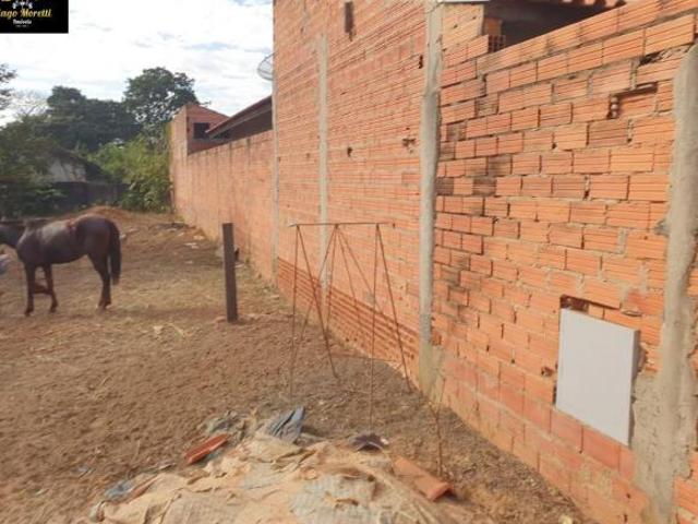 TERRENO À VENDA