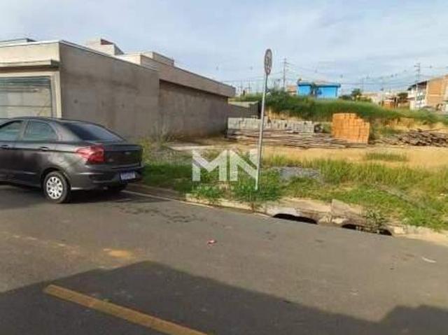 Terreno à Venda – 215 m²