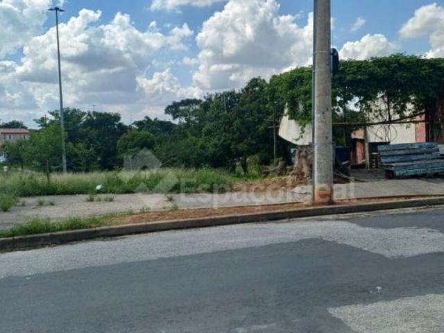 ? Terreno à Venda | 218 m² | Excelente Oportunidade