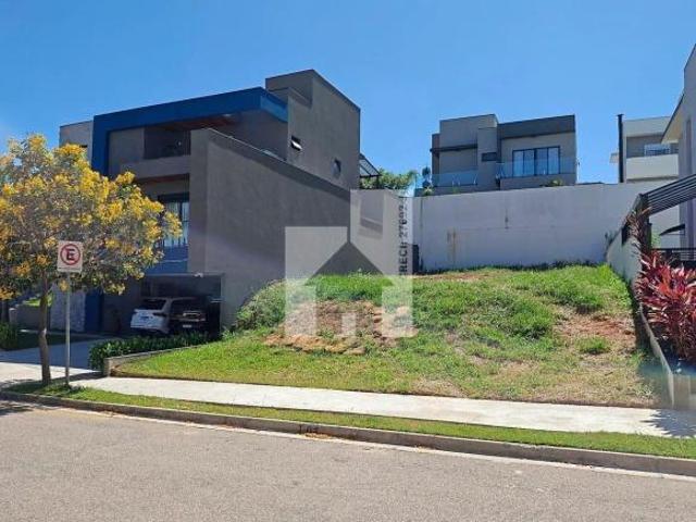 Terreno à venda 250m² leve aclive, Condomínio Reserva Ermida II, Recanto Quarto Centenário, Jundiaí