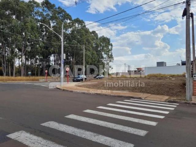 TERRENO À VENDA