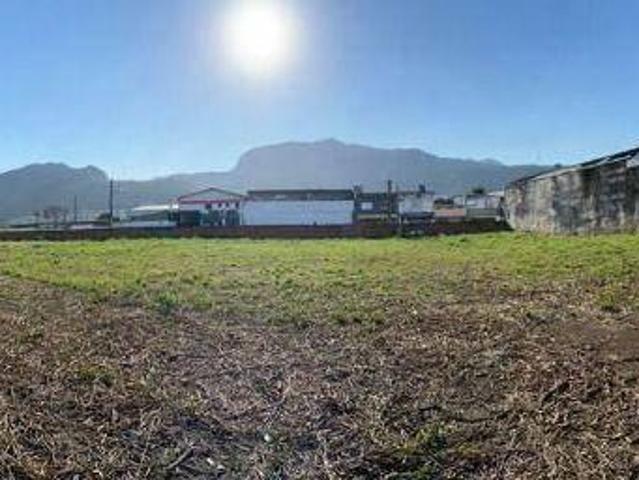 Terreno à venda, 3043 m² por R$ 12.000.000,00 Centro São Sebastião/SP
