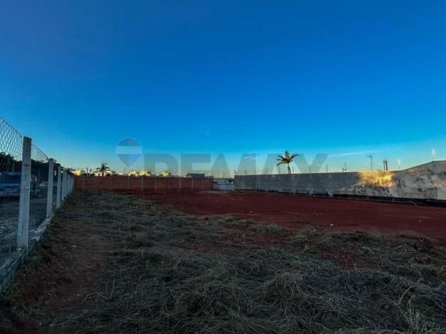 Terreno à Venda no Jardim Longato em Mogi Mirim com 660 m²