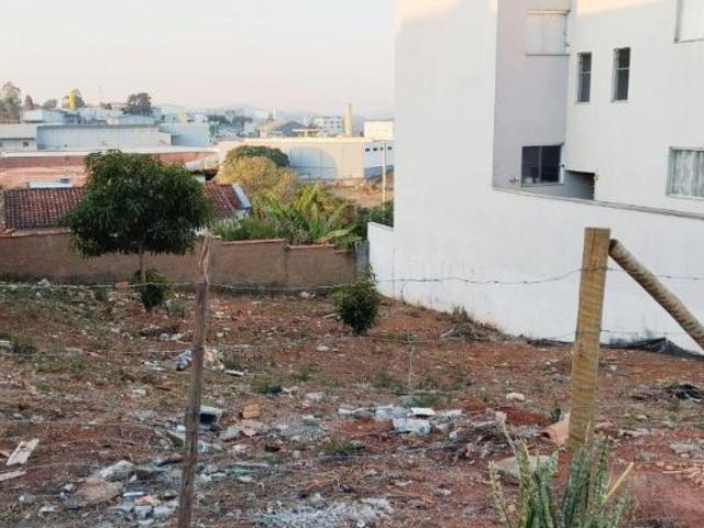 Terreno à venda, 300 m² por R$ 142.000 Pouso Alegre Pouso Alegre/MG