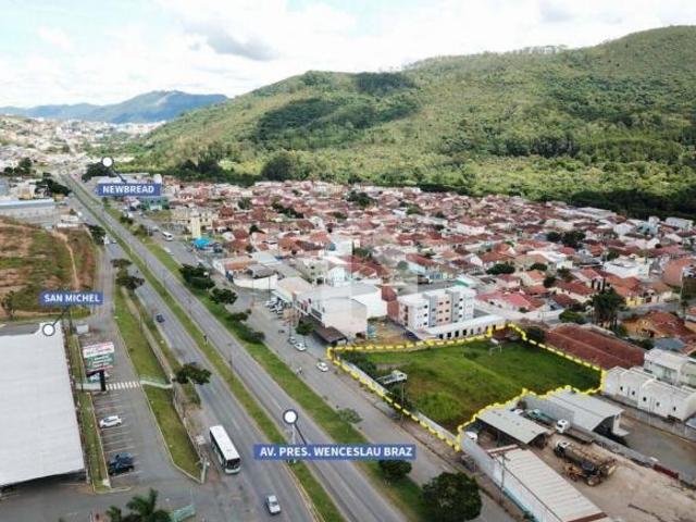 Terreno à venda, 3200 m² por R$ 3.500.000 Jardim Campos Elísios Poços de Caldas/MG