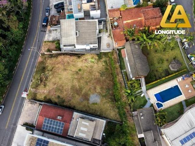 Terreno à venda, 367 m² com projeto aprovado no Arujazinho IV