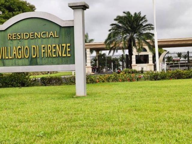 Terreno à venda, 404 m² por R$ 900.000,00 Parque Universitário Condomínio Villagio di Firenze