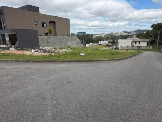 Terreno à venda, 400,68m² Cond. Res.Santa Paula Cotia/SP