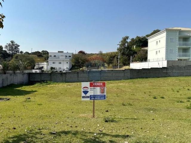 TERRENO Á VENDA 595 M² CONDOMÍNIO GRAMADOS