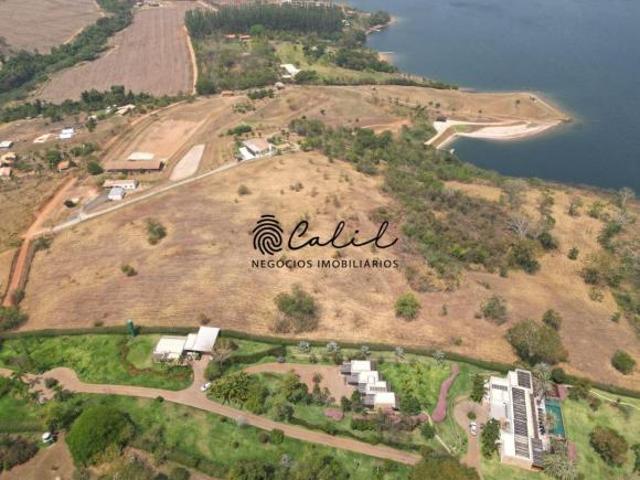 Terreno à venda, 63.558 m² por R$ 7.600.000,00 às margens da represa em Delfinópolis/MG