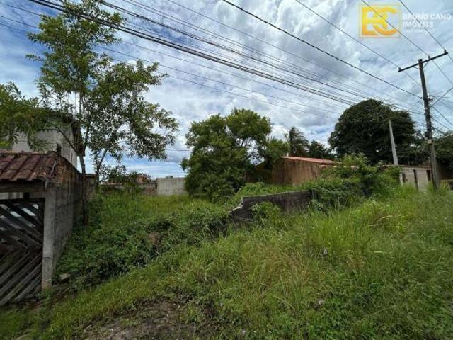 Terreno à Venda – 700m², a 800 metros da Praia