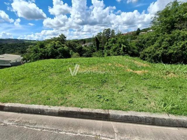 Terreno à Venda, 811m², no Condomínio Villa D’Oro – Vinhedo/SP
