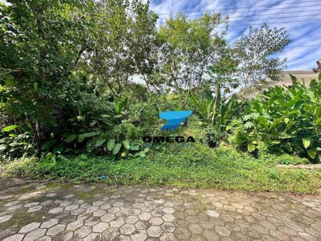 Terreno à venda com acesso ao Golf Club Guarujá | Omega Imóveis