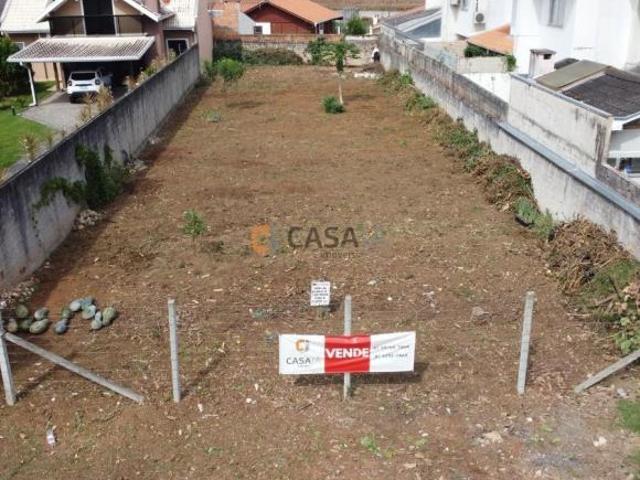 Terreno à venda com localização privilegiada!
