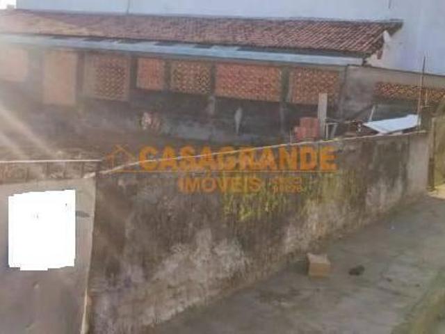 Terreno a venda com 180m², no Monte Castelo