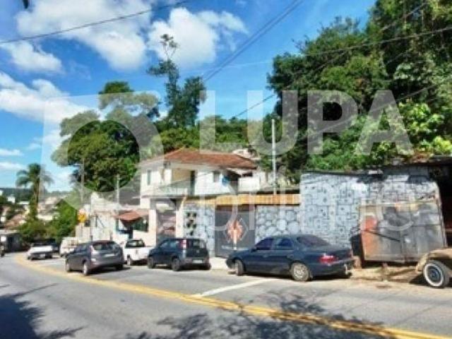 Terreno à venda com 250 metros de área construída no Tremembé!