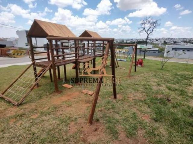 Terreno à venda com 251m² Condomínio Helena Maria Wanel Ville
