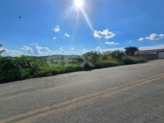 Terreno à Venda com 288m² no Bairro Campina Verde em Divinópolis MG