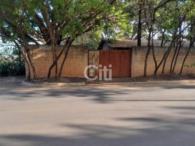 Terreno à Venda com 3000 m² bairro Lagoa Mansões