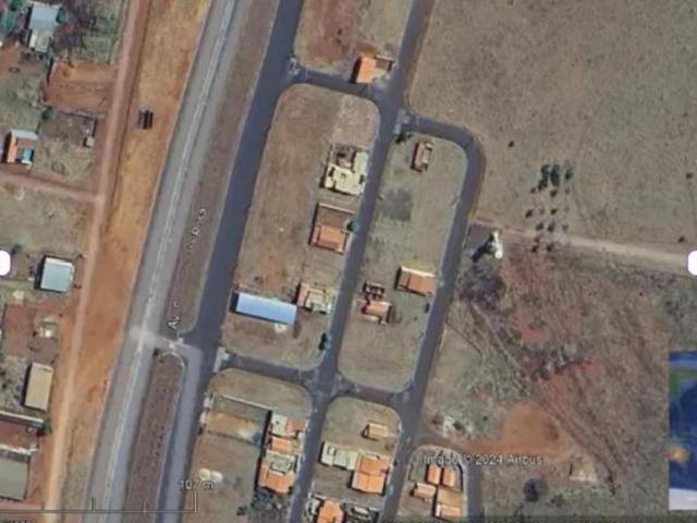 Terreno à Venda com 300 m² no Centro