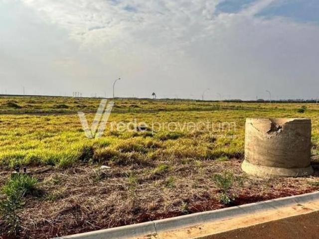 Terreno a venda com 318m² no Condomínio Golden Lake em Betel Paulínia
