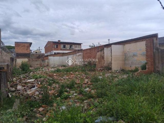 Terreno à venda com 330m² no bairro Sarandi em Porto Alegre