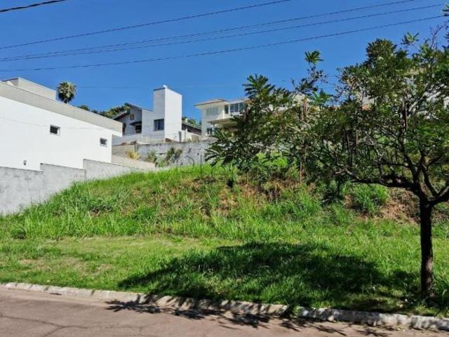 Terreno à venda com 450 m² no Condomínio Villaggio Capriccio, Louveira