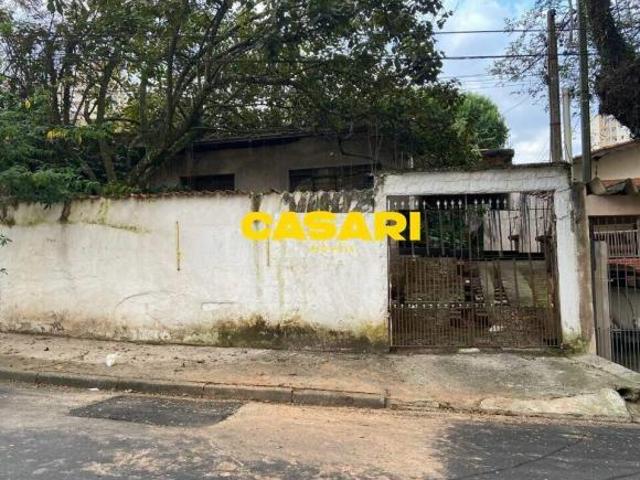 Terreno à Venda com 488m² Próximo à Avenida Getúlio Vargas e Shopping Metrópole