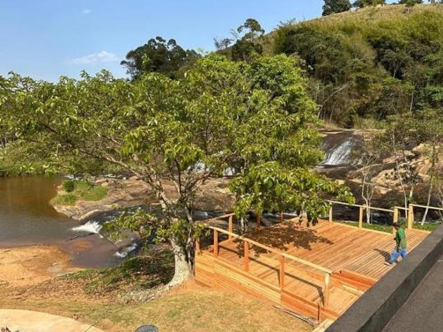 Terreno à venda com 500 m² na Cachoeira Recanto dos Menezes em Chácara Chácara/MG