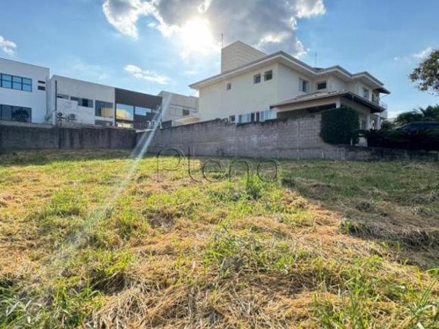 Terreno à venda com 500 m² no Condomínio Ouro Verde, Valinhos
