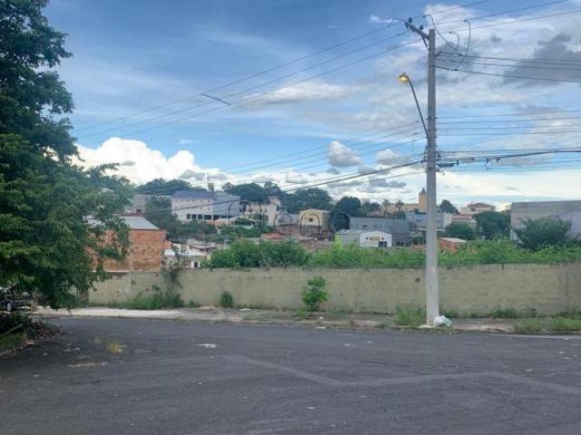 Terreno à venda com 602 m² no Parque São Quirino, Campinas