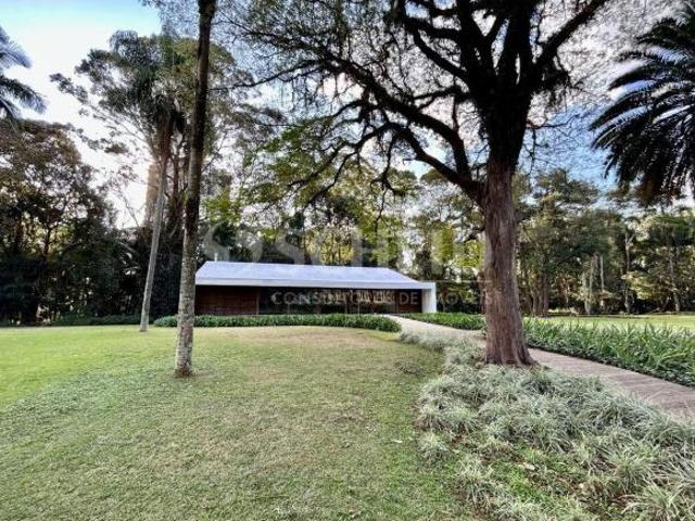 Terreno à venda com 638m2 em Condomínio Exclusivo Triple A